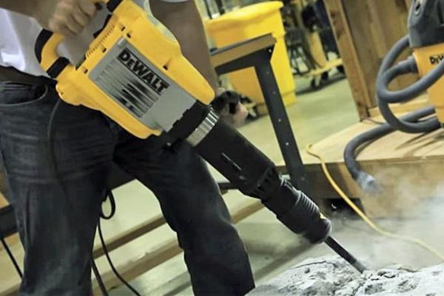 Tips On Using A DeWalt Demolition Hammer - Wonkee Donkee Tools